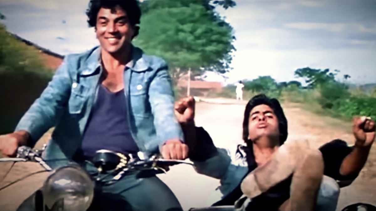 Revisiting Bollywood’s unforgettable bicycle moments - Bollywood Hustle