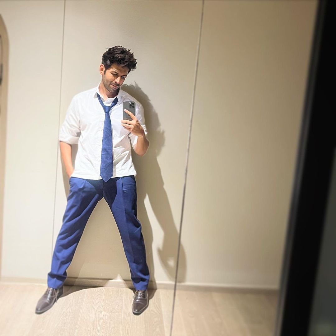 Kartik Aaryan Shares Heartwarming Raksha Bandhan Celebration Photo with ...